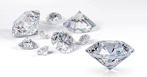 Diamante naturale vs. Moissanite: Care sunt diferențele? | Valmand